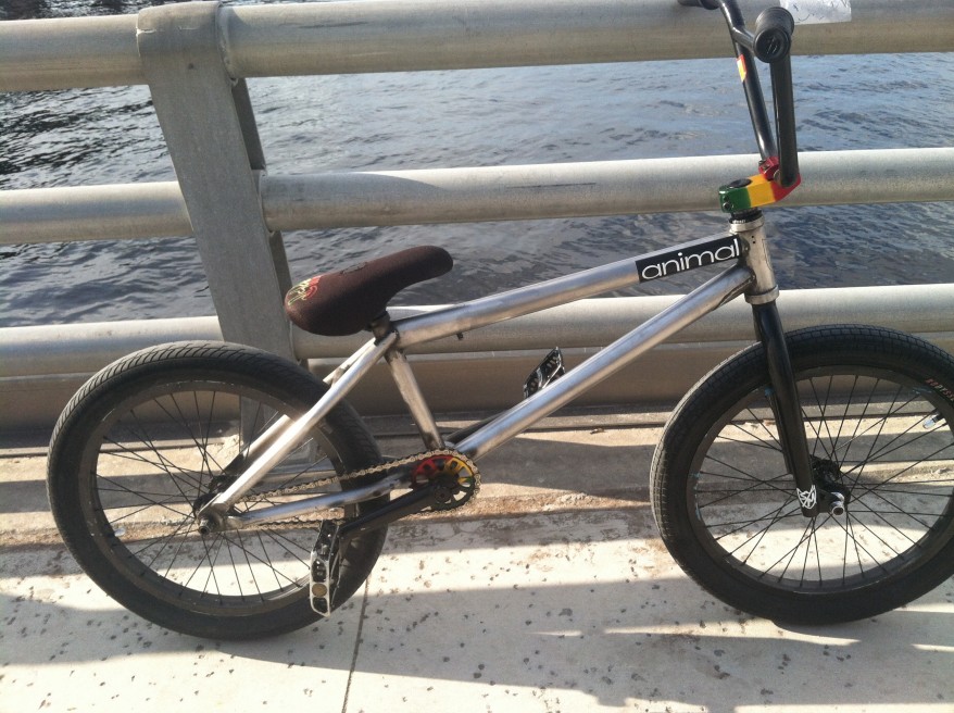 Drew ferrara’s Black bike – S&M Bikes